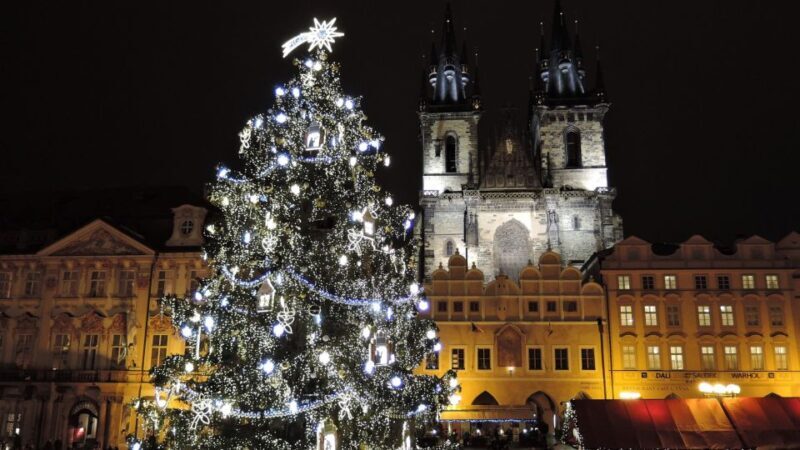 Prague: 2-3h Magical Christmas Markets Tour with Inclusions - Experiencing Czech Christmas: What’s in Store?