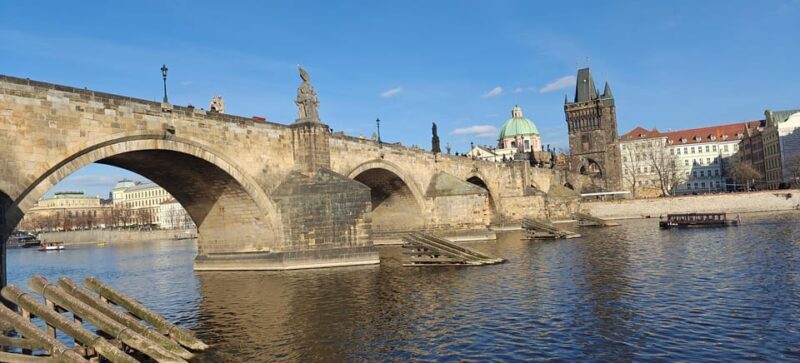 Prague: 2-Hour Historic Boat Cruise with Delicious Lunch - A Complete Look at the Experience