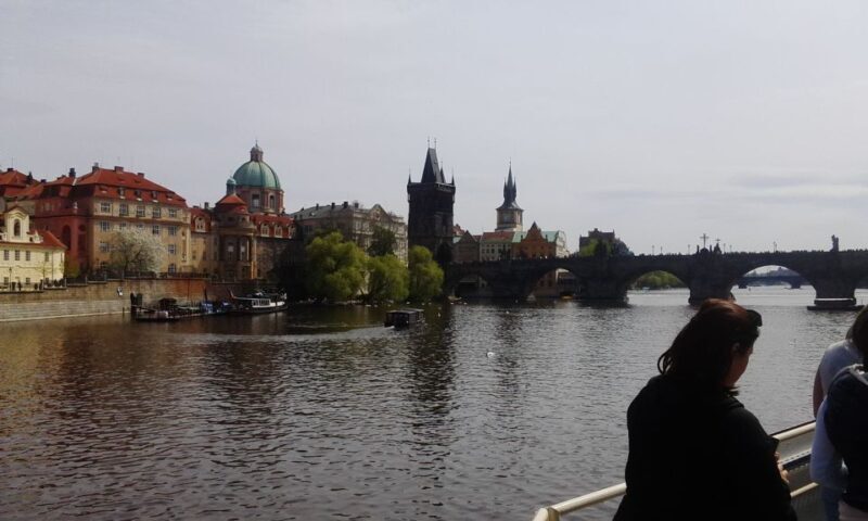 Prague: 2-Hour Lunch Cruise on the Vltava River - Meeting Point and Practical Details