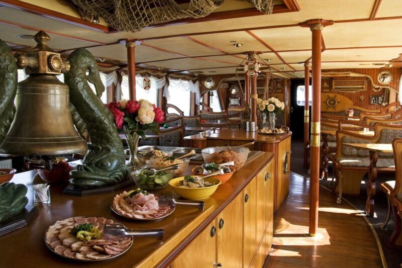Prague: 2-Hour Lunch Cruise on the Vltava River - FAQ Section