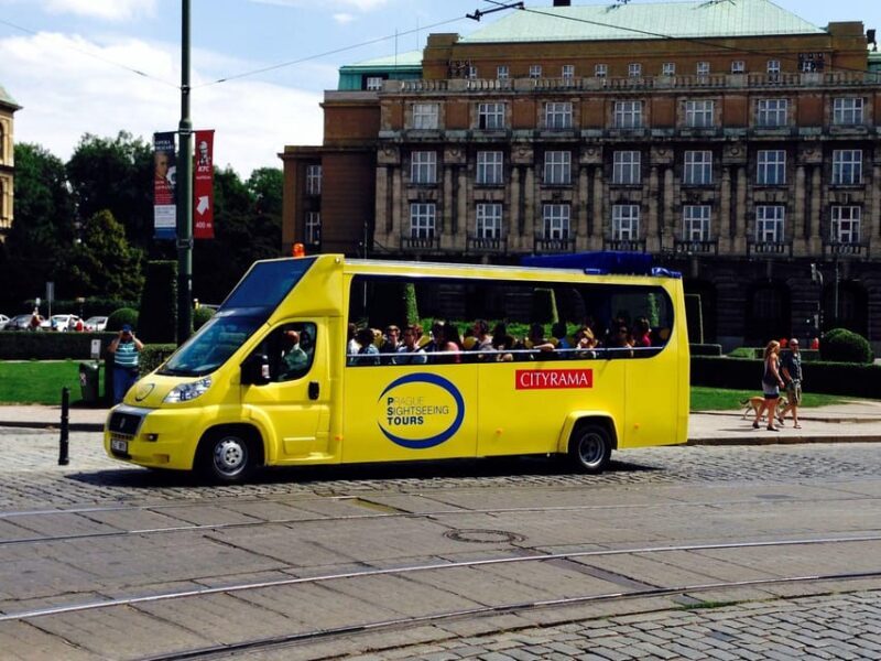 Prague: 2 hours city tour + 1 hour boat cruise - Key Points