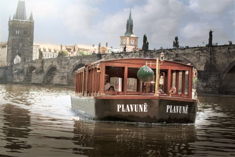 Prague: 6-Hour Tour with River Boat Cruise and Lunch - Practical Tips and Considerations