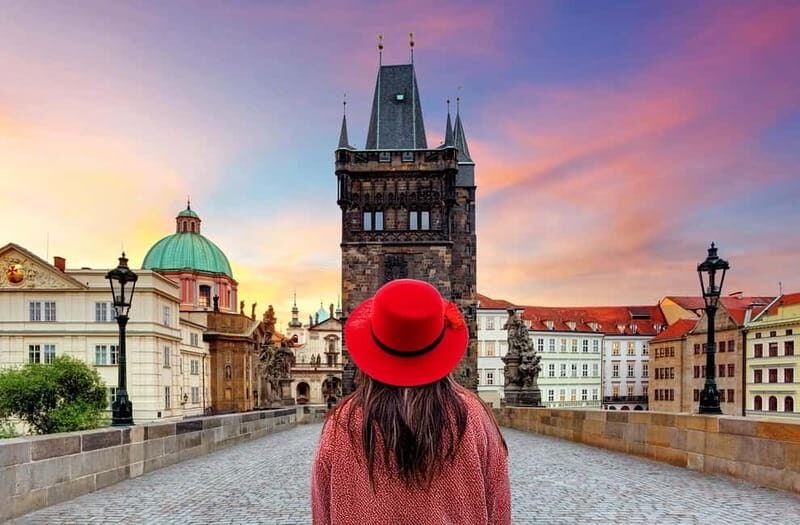 Prague: Before the Crowd Sunrise Tour & Breakfast - Crossing Charles Bridge