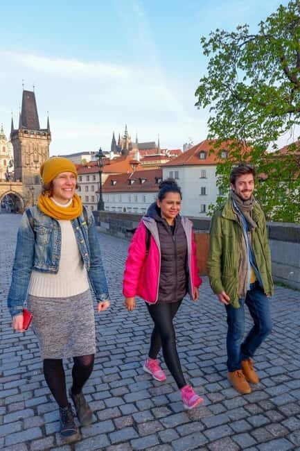 Prague: Before the Crowd Sunrise Tour & Breakfast - Prague Castle