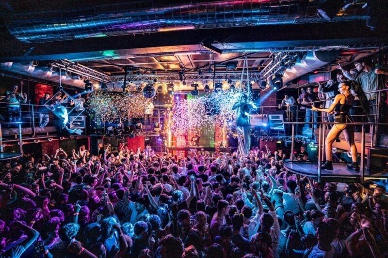 Prague: Boat Party with Unlimited Drinks & After Party Entry - The Practical Side: Transportation, Timing, and Group Size