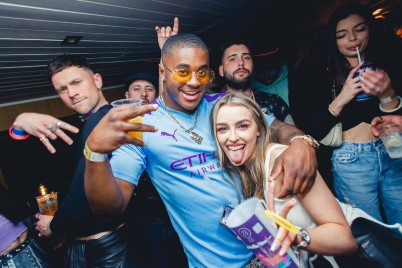 Prague: Boat Party with Unlimited Drinks & After Party Entry - The Sum Up