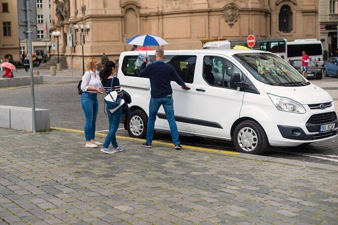 Prague Castle: Admission Ticket With Bus Transfer And Audioguide - A Closer Look at the Tour Experience