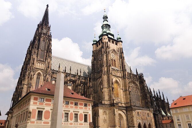 Prague Castle: Admission Ticket With Bus Transfer And Audioguide - Analyzing the Value