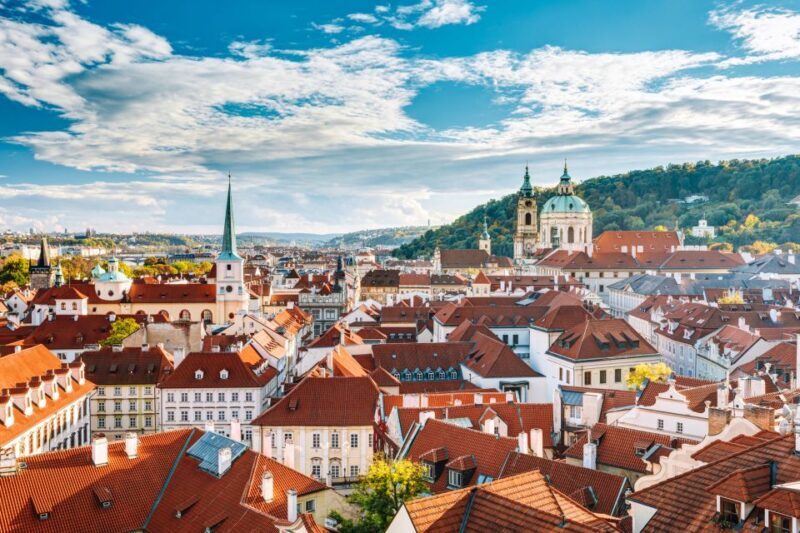Prague: Castle and Lesser Town Walking Tour with Local Guide - Exploring the Prague Castle and Lesser Town Experience