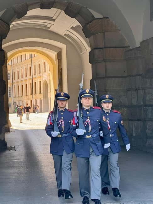 Prague: Castle, Lesser Town & Charles Bridge Tour - Key Points