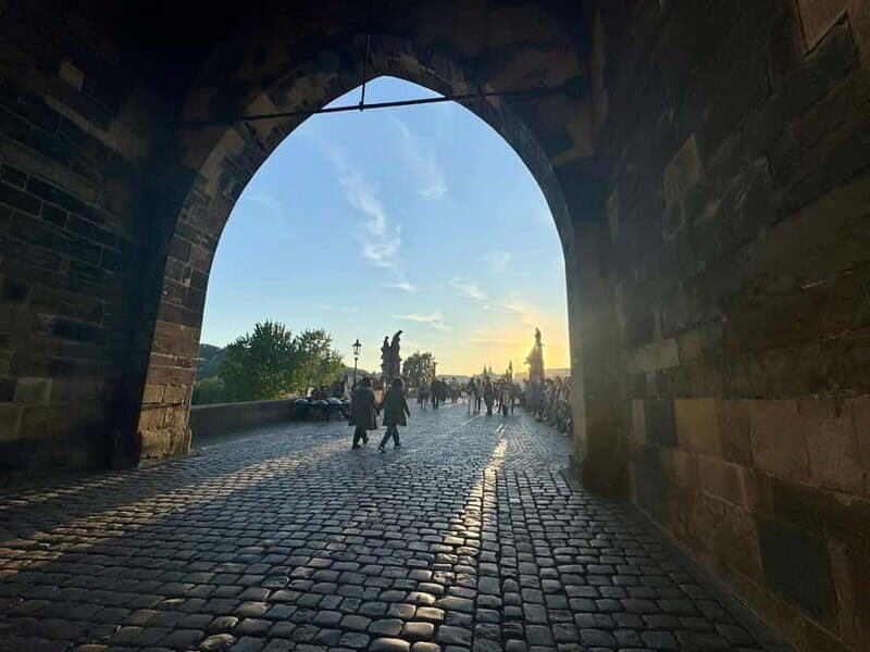 Prague: Castle, Lesser Town & Charles Bridge Tour - Practical Tips for a Great Experience