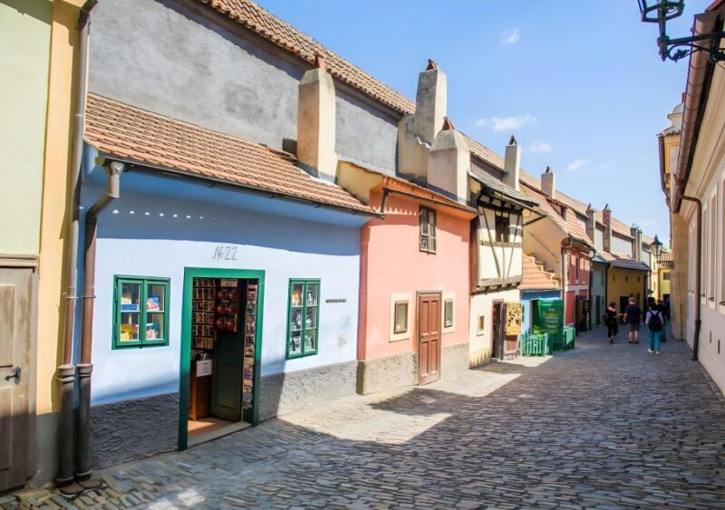Prague Castle: Royal Palace, Cathedral, and Golden Lane Tour - Practical Notes: What This Tour Means for Your Visit
