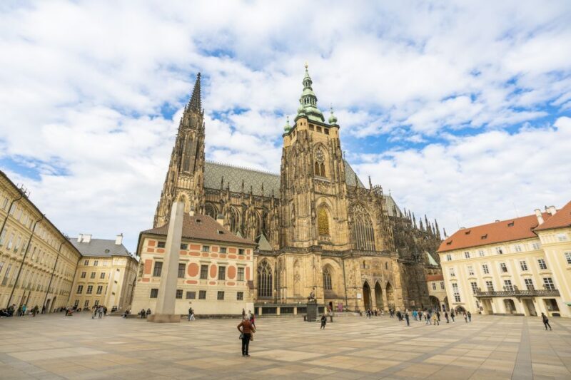 Prague: Castle Tour with Local Guide and Entry Ticket - FAQ