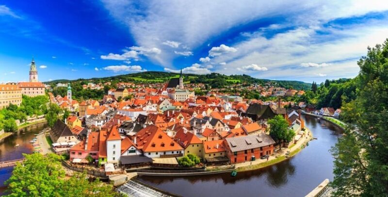 Prague: Cesky Krumlov Private Day Trip with a Local - Key Points