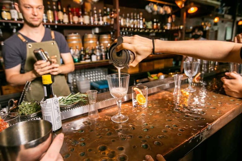 Prague: Cocktail-Making Workshop with Mixologist - Key Points