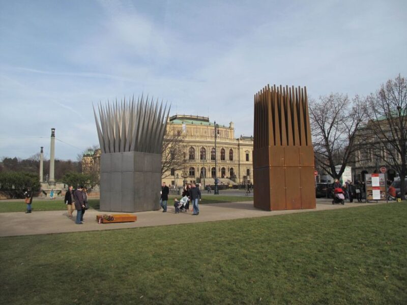 Prague: Communism Tour & Museum Visit - Key Points
