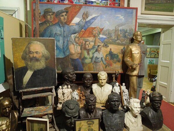 Prague Communism tour with visit of Communism museum - Key Points