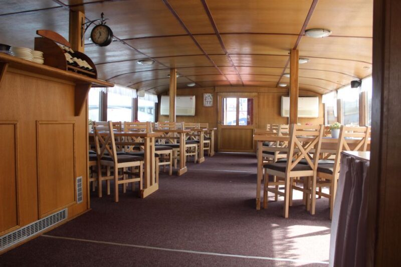 Prague Cruise: 1-Hour on the River Vltava - Exploring the Experience in Detail
