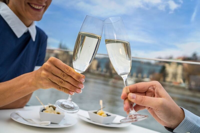 Prague: Evening Vltava River Eco Cruise with Prosecco - Practical Details and What to Keep in Mind