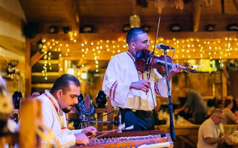 Prague: Folk Dancing Dinner Experience - Key Points