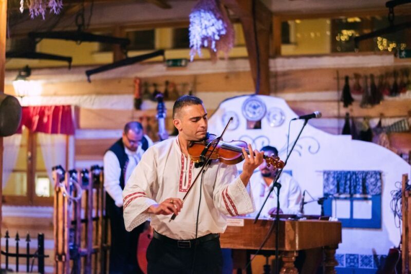 Prague: Folkloric Dinner Show with Unlimited Drinks - Key Points