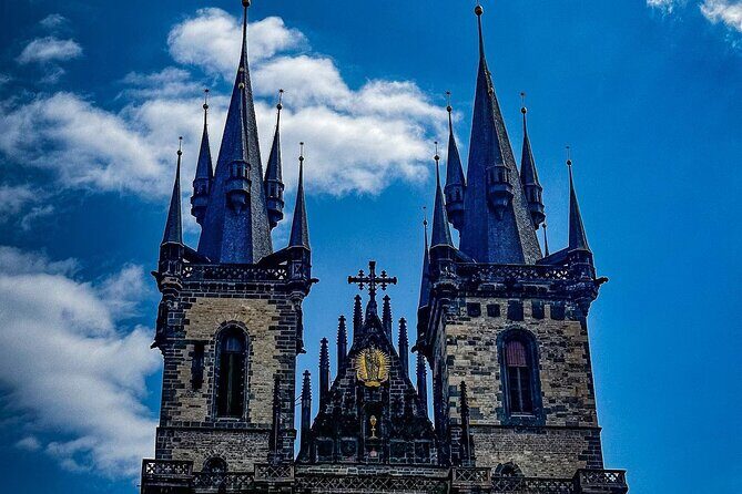 Prague Full Day Guided Tour with private transfers From Vienna - FAQ