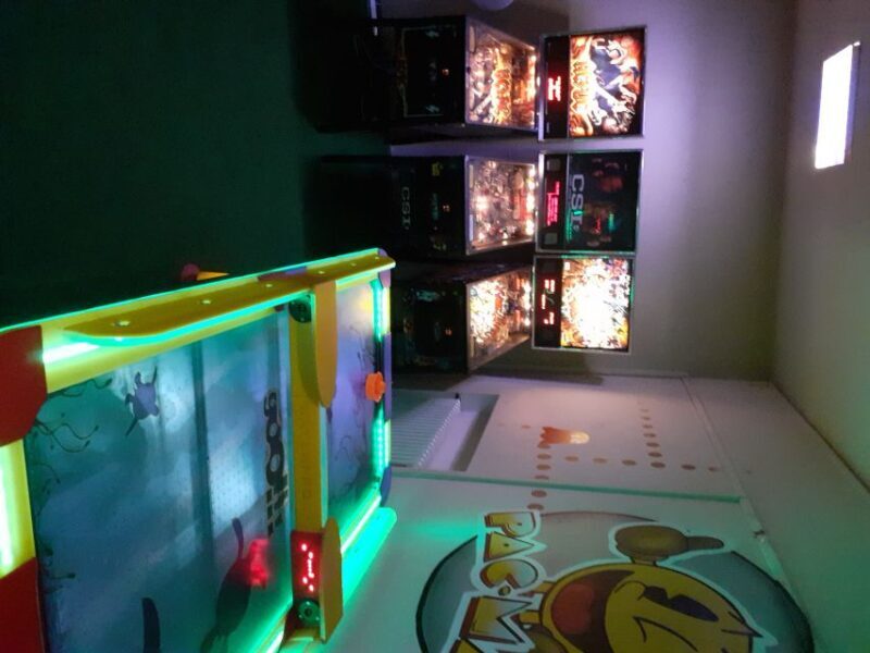 Prague: Glow Golf Mini Golf Game by UV Light - What to Expect at Prague’s Glow Golf