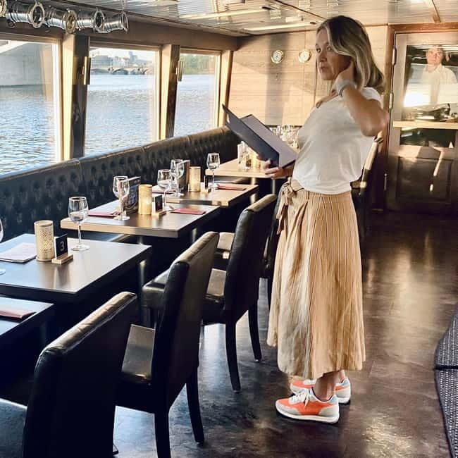 Prague: Jazz Boat Café: 1 hour city center jazz cruise - The Experience: Comfort, Views, and Atmosphere
