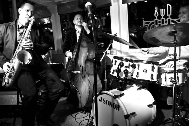 Prague: Jazz Boat Cruise with Live Concert and Optional Meal - The Experience in Detail