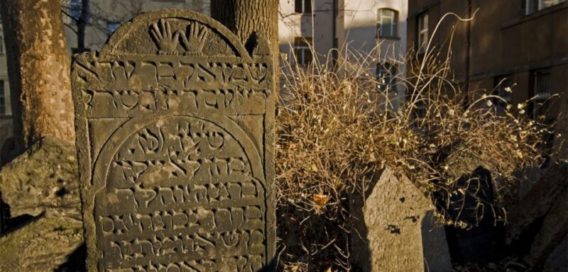 Prague Jewish Quarter Tour in French with Monuments Entrance - Who Would Love This Tour?
