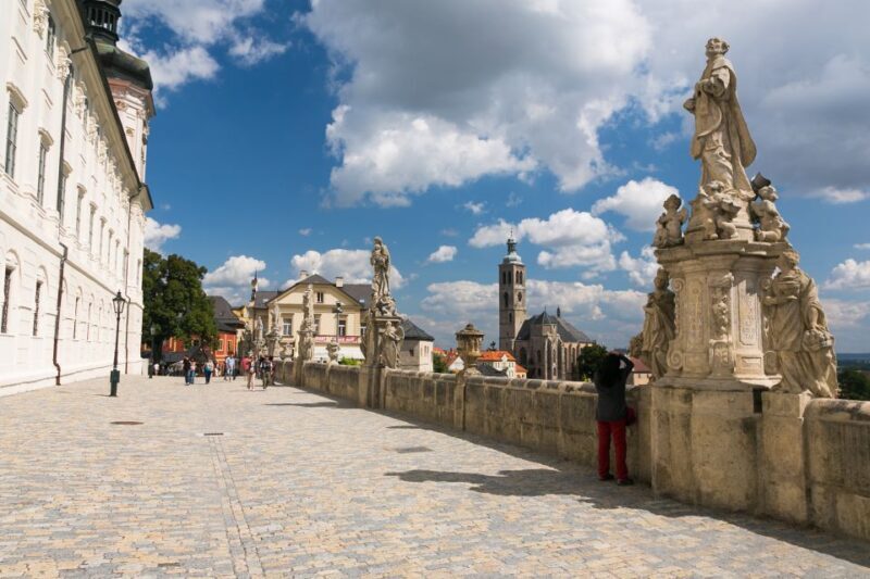 Prague: Kutná Hora, St Barbara's Cathedral and Bone Church - Key Points