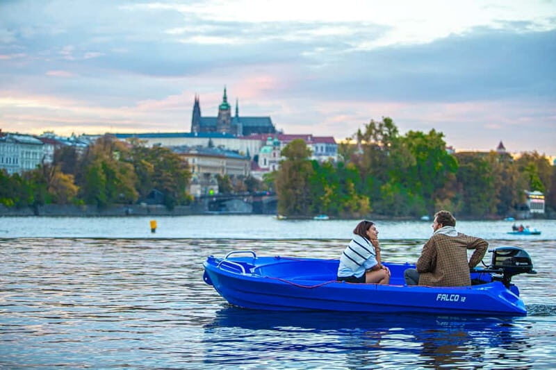 Prague: Motorboat Rental without Licence - Key Points