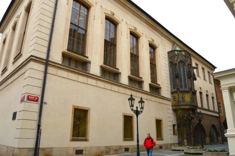 Prague: National Museum Ticket & Online Audioguide City Tour - Practical Considerations