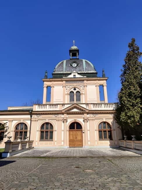 Prague: New Jewish Cemetery Guided Tour - Key Points
