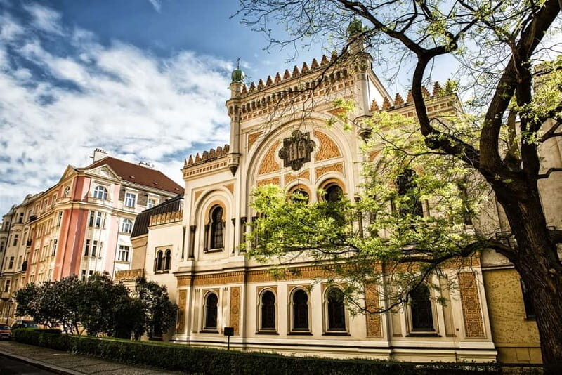 Prague: Official City Pass with Public Transport - Key Points