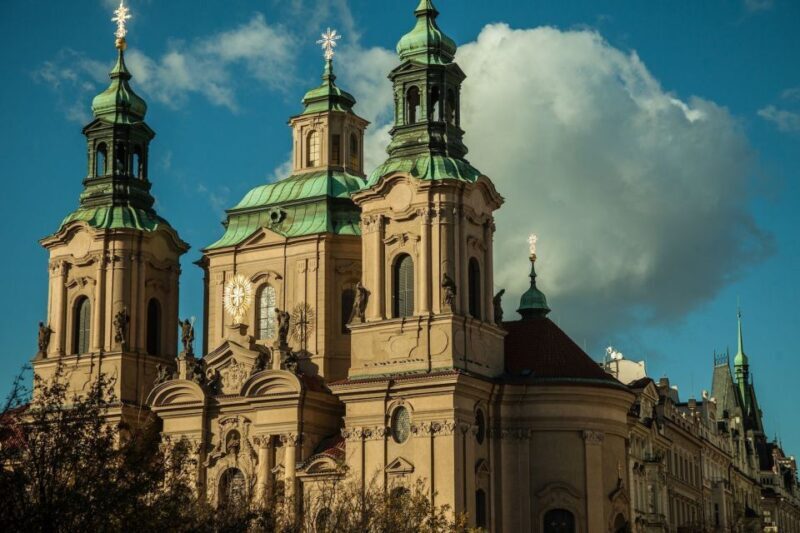 Prague: Old Town and Jewish Quarter Guided Tour in German - Key Points