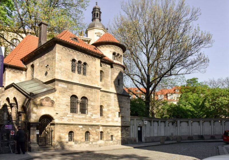 Prague: Old Town and Jewish Quarter Guided Walking Tour - What Past Travelers Say
