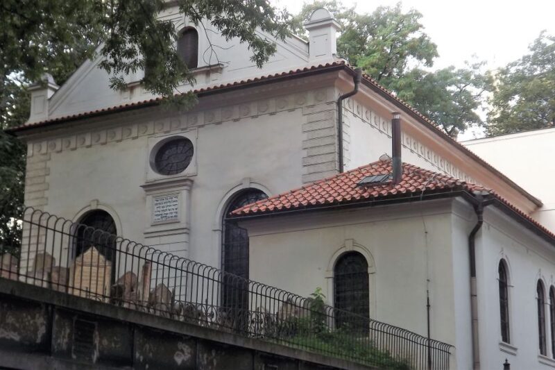 Prague: Old Town and Jewish Quarter Guided Walking Tour - Final Thoughts: Who Will Love This Tour?