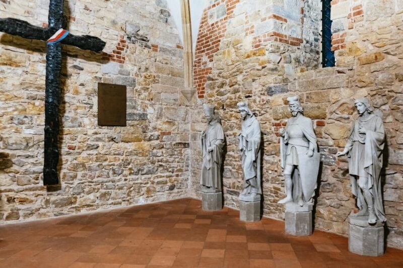 Prague: Old Town, Astronomical Clock and Underground Tour - An Introduction to the Tour Experience