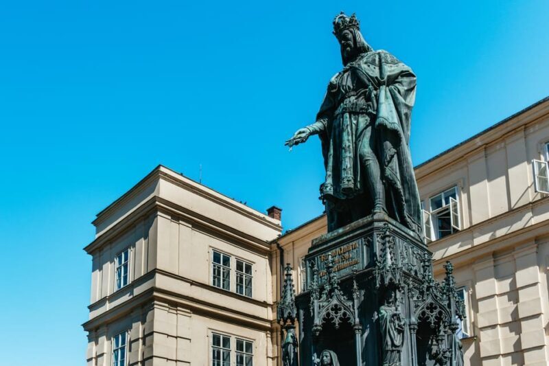 Prague: Old Town, Astronomical Clock and Underground Tour - Considering the Price: Is It Worth It?