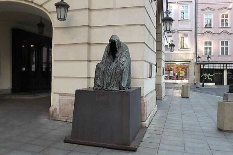 Prague: Old Town Tour & National Museum Skip-the-Line Ticket - Practical Details and Tips