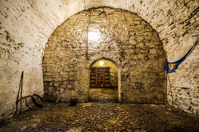 Prague: Oldtown, Medieval Underground & Dungeon History Tour - Discover the Hidden Heart of Prague: Old Town, Medieval Underground & Dungeon History Tour