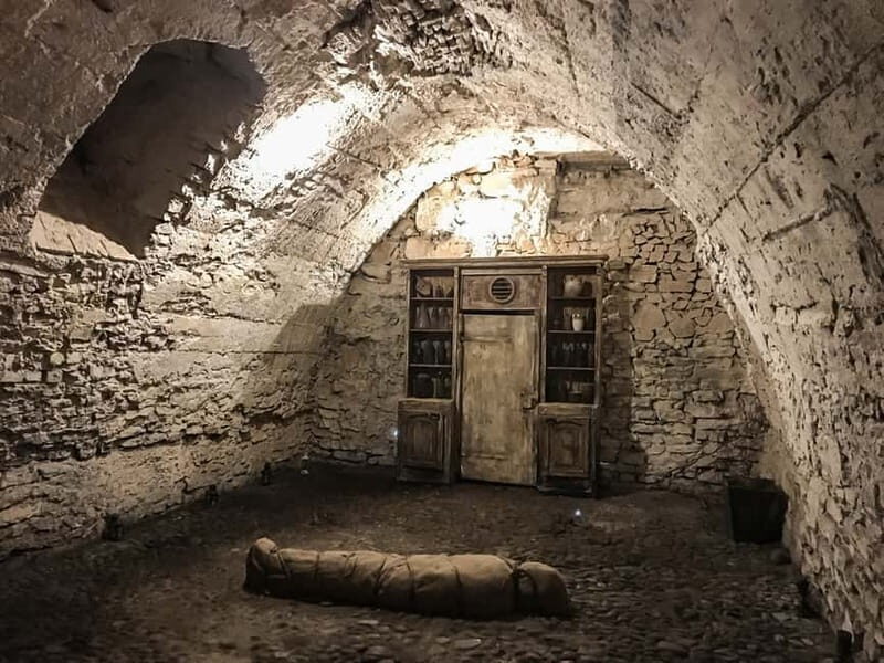 Prague: Oldtown, Medieval Underground & Dungeon History Tour - Authentic Experiences: What Travelers Say