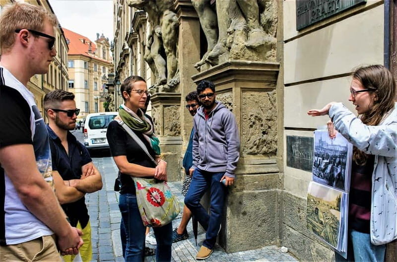 Prague: Oldtown, Medieval Underground & Dungeon History Tour - Practical Tips