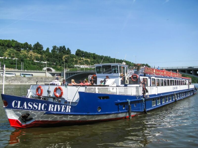 Prague: Panoramic Vltava River Cruise - The onboard Experience: Comfort, Commentary, and Extras