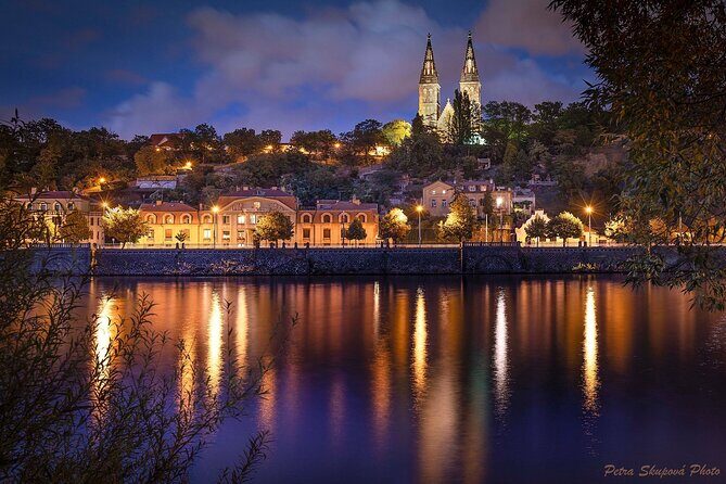 Prague Photoshoot for Couples, Betrothed, Family & Friends - Who Will Love This Tour?