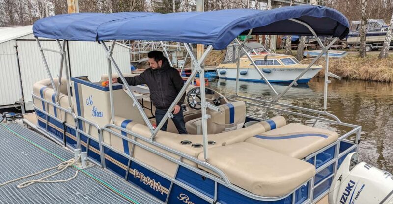 Prague: Private Pontoon Sightseeing Cruise with Prosecco - The Experience in Detail