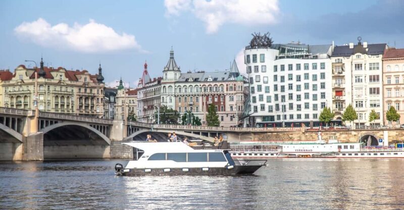 Prague: Private River Cruise with Unlimited Beer or Prosecco - Key Points