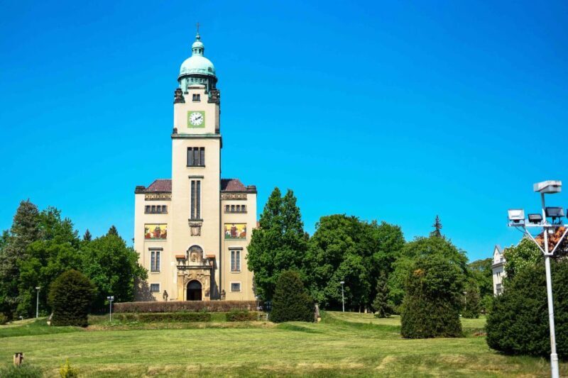 Prague: Psychiatric Hospital and Abandoned Cemetery Tour - Final Thoughts: Is It Worth It?