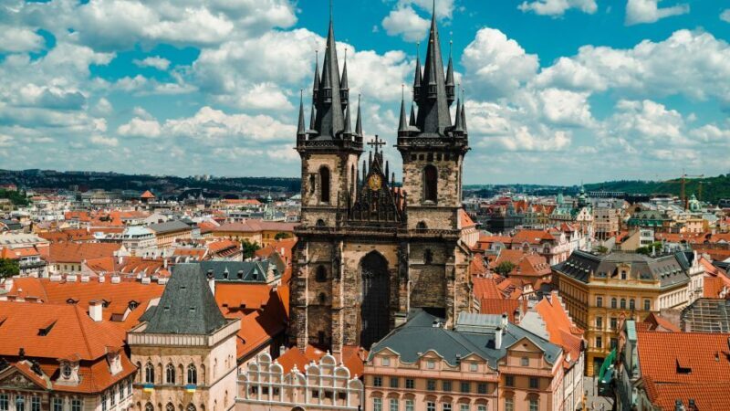 Prague: Top Sights and Historic Center Introduction Tour - Key Points
